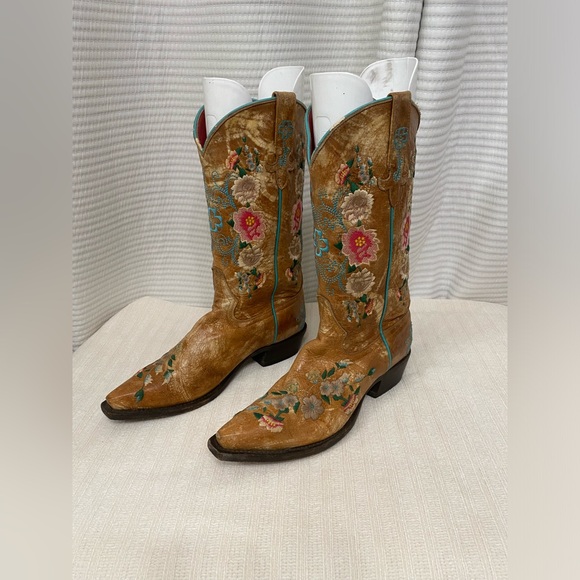Macie Bean | Shoes | Macie Bean Rose Garden Embroideredwestern Boots ...
